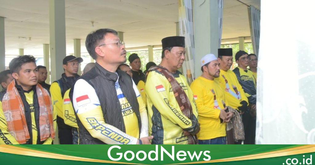 Disela Turdes, Paman Birin Ziarah Makam Syekh Muhammad Nafis - Goodnews ... Disela Turdes, Paman Birin Ziarah Makam Syekh Muhammad Nafis - Goodnews ...