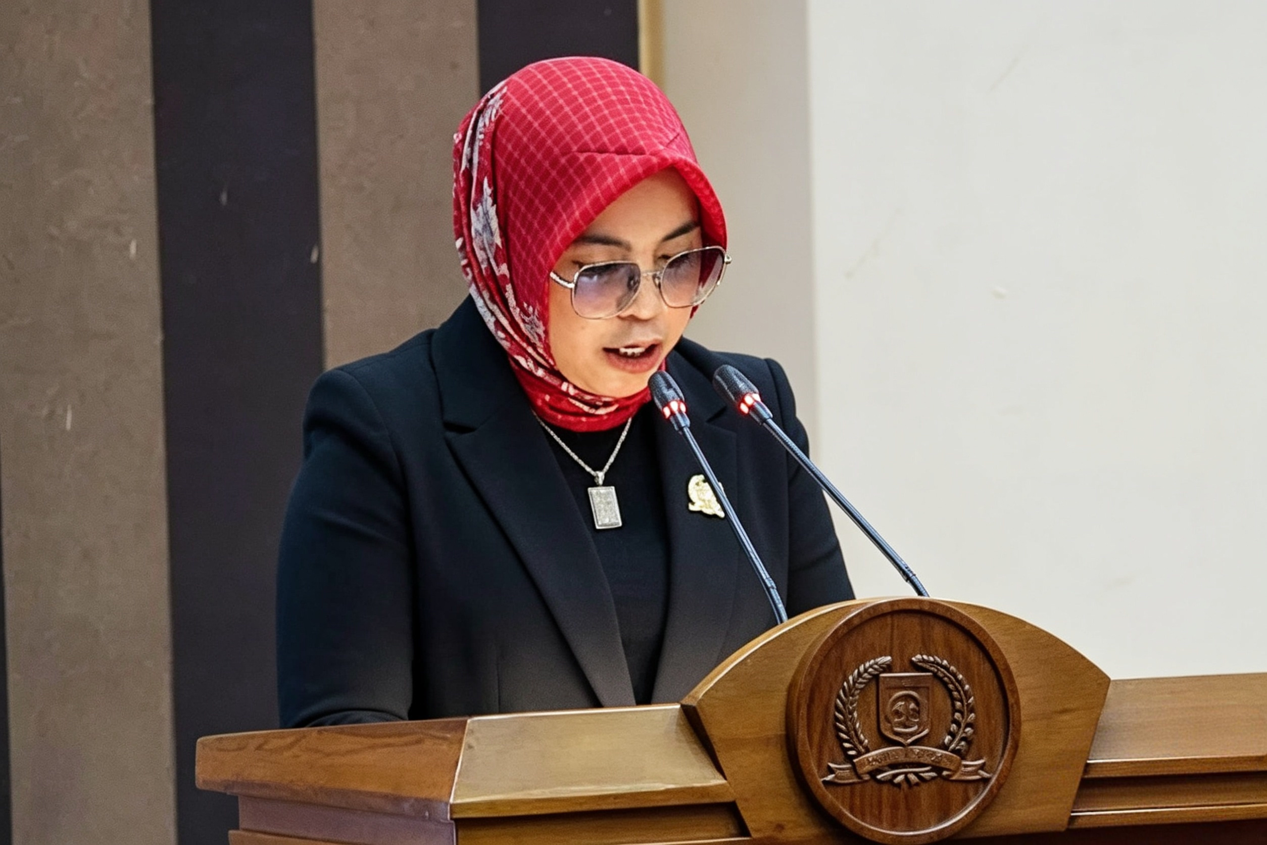 Fraksi PDIP Ajukan 8 Pertanyaan Terhadap LPJ APBD 2025 - Goodnews.co.id