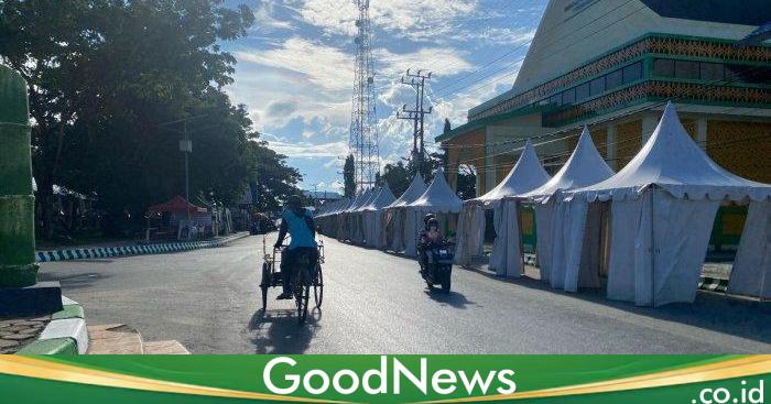 Pemasangan Tenda Expo Mappanre Ritasie di Pantai Pagatan - Goodnews.co.id